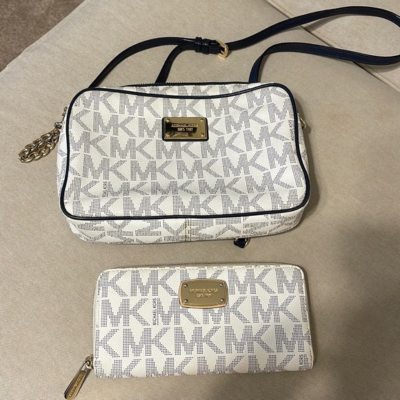 MICHAEL Michael Kors | Bags | Michael Kors Crossbody With Wallet | Poshmark